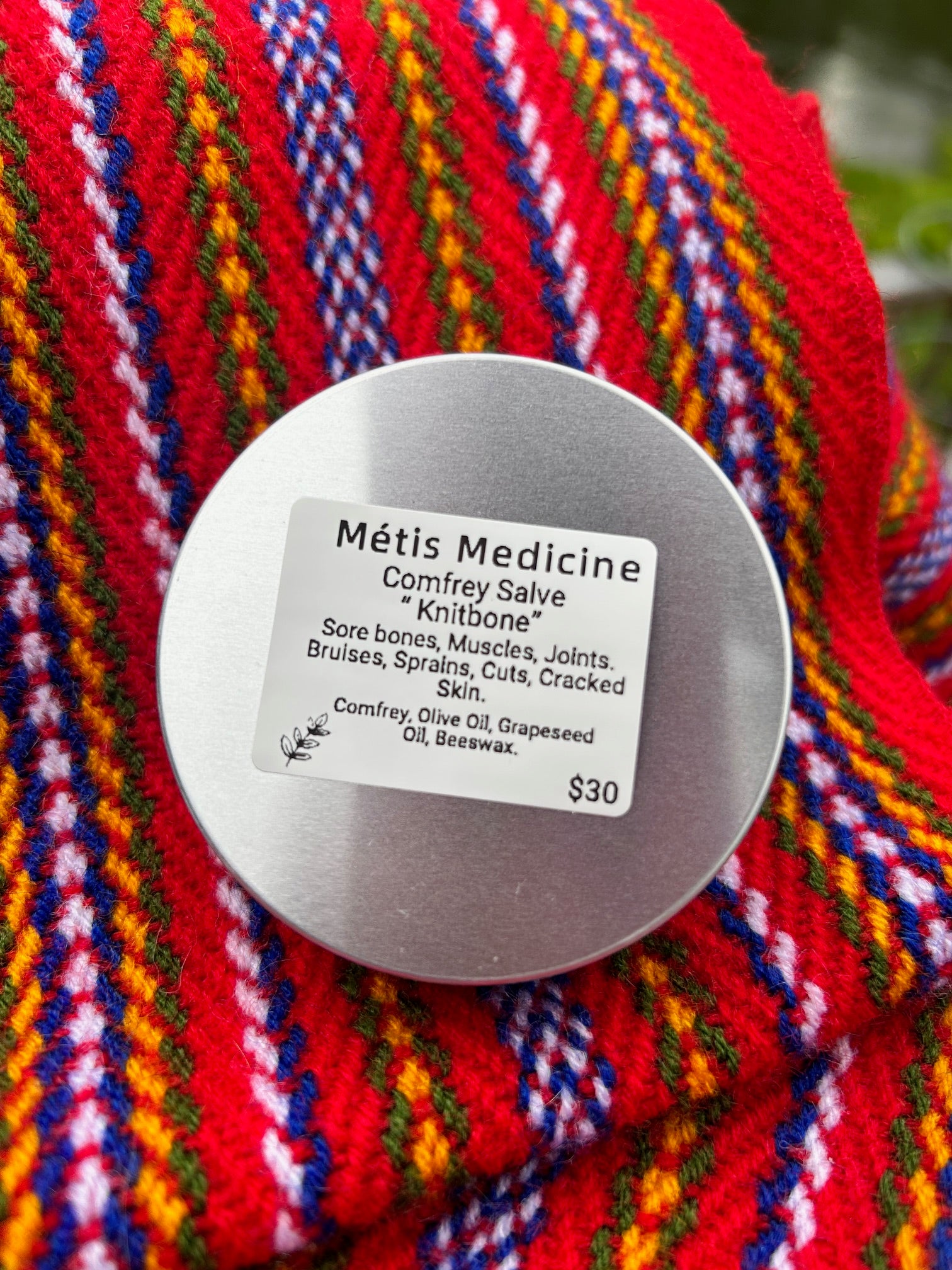 Comfrey Salve "Knit Bone" – Métis Medicine